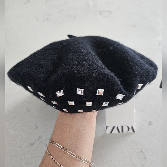 Zara | Accessories | Zara Girls Black Wool Stuffed Beret | Poshmark